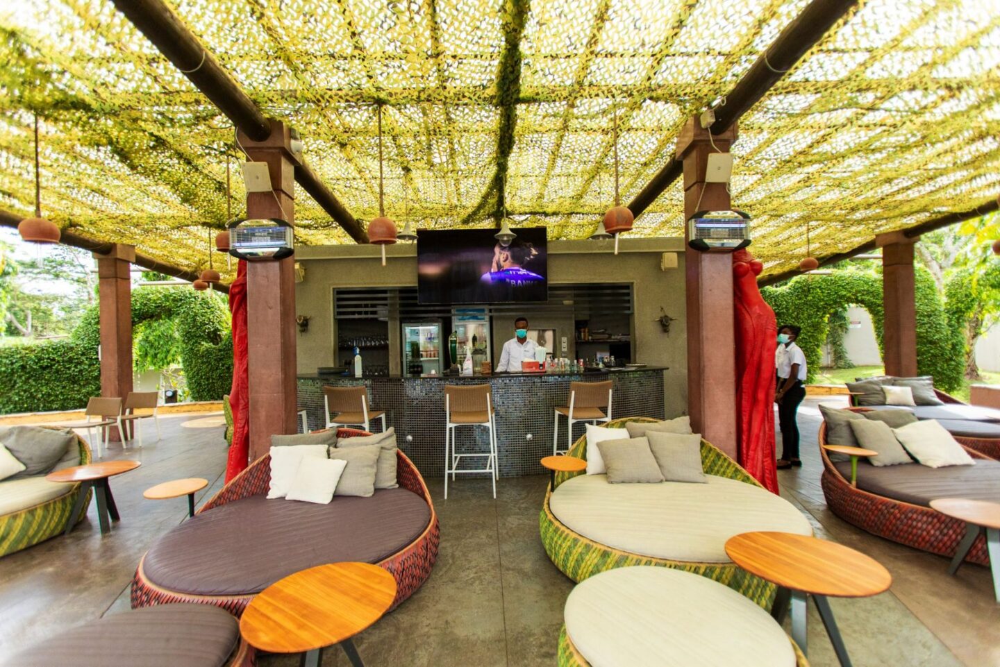 Restaurants & Bars - Peduase Valley Resort